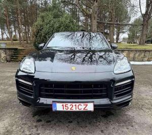 Black Porsche Cayenne Coupe 2021 in Vilnius, with an engine capacity of 4.00 L and mileage of 56 thousand km for 66000 €, photo 10 on AUTOMOTO.COM.LV