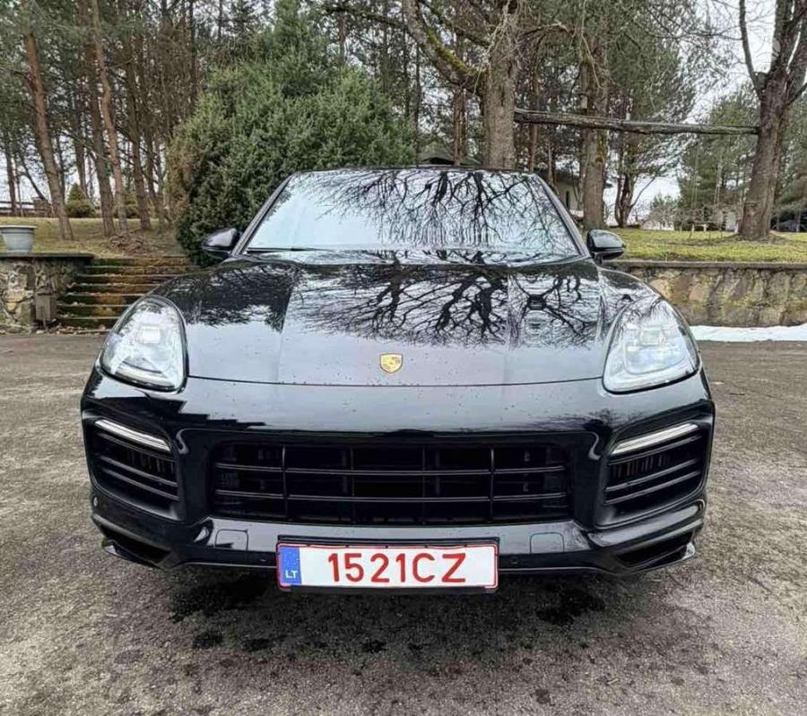 Black Porsche Cayenne Coupe 2021 in Vilnius, with an engine capacity of 4.00 L and mileage of 56 thousand km for 66000 €, photo 10 on AUTOMOTO.COM.LV