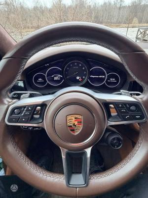 Black Porsche Cayenne Coupe 2021 in Vilnius, with an engine capacity of 4.00 L and mileage of 56 thousand km for 66000 €, photo 11 on AUTOMOTO.COM.LV