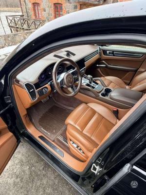 Black Porsche Cayenne Coupe 2021 in Vilnius, with an engine capacity of 4.00 L and mileage of 56 thousand km for 66000 €, photo 12 on AUTOMOTO.COM.LV
