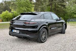 Black Porsche Cayenne Coupe 2021 in Jurmala, with an engine capacity of 3.00 L and mileage of 84 thousand km for 50900 €, photo 5 on AUTOMOTO.COM.LV
