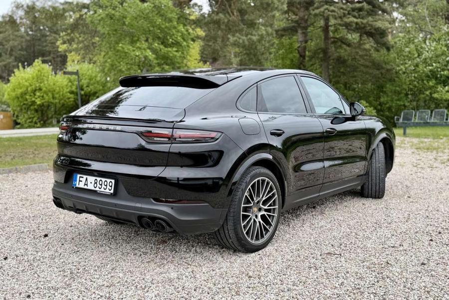 Black Porsche Cayenne Coupe 2021 in Jurmala, with an engine capacity of 3.00 L and mileage of 84 thousand km for 50900 €, photo 5 on AUTOMOTO.COM.LV