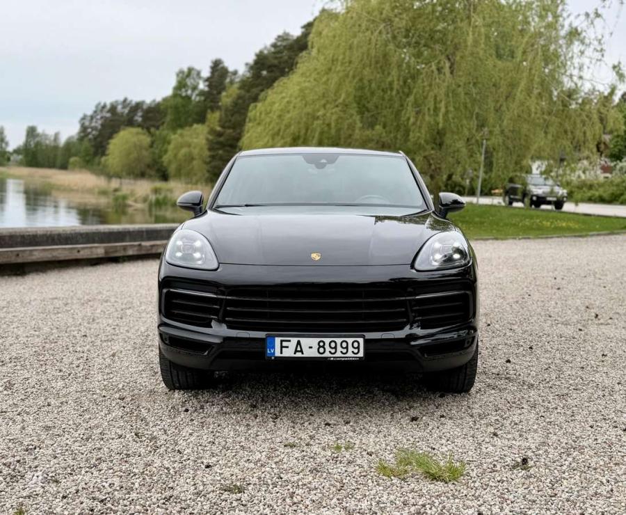 Black Porsche Cayenne Coupe 2021 in Jurmala, with an engine capacity of 3.00 L and mileage of 84 thousand km for 50900 €, photo 7 on AUTOMOTO.COM.LV