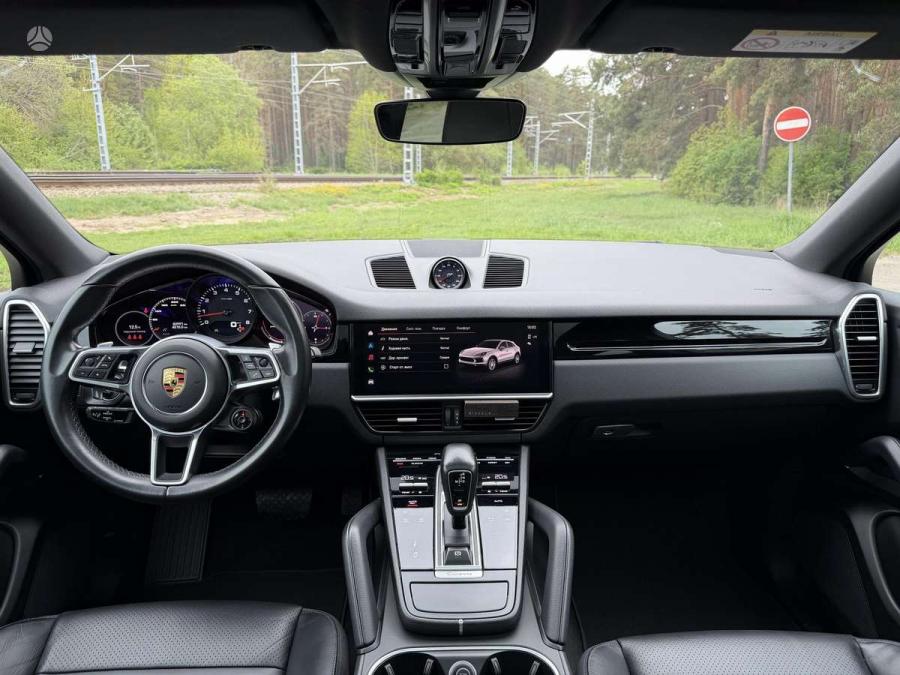 Black Porsche Cayenne Coupe 2021 in Jurmala, with an engine capacity of 3.00 L and mileage of 84 thousand km for 50900 €, photo 9 on AUTOMOTO.COM.LV