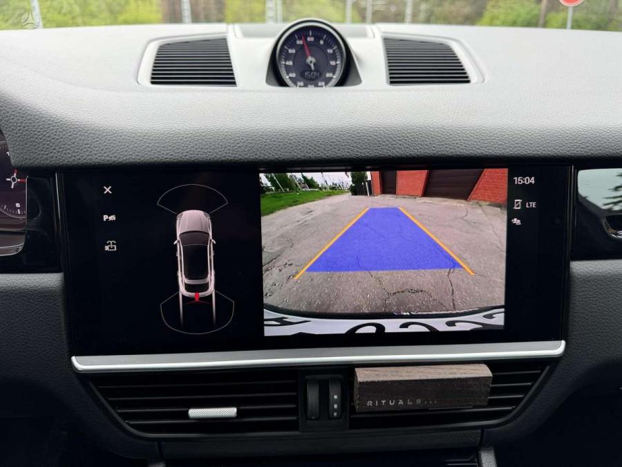 Black Porsche Cayenne Coupe 2021 in Jurmala, with an engine capacity of 3.00 L and mileage of 84 thousand km for 50900 €, photo 14 on AUTOMOTO.COM.LV