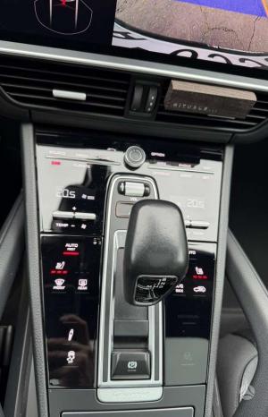 Black Porsche Cayenne Coupe 2021 in Jurmala, with an engine capacity of 3.00 L and mileage of 84 thousand km for 50900 €, photo 15 on AUTOMOTO.COM.LV