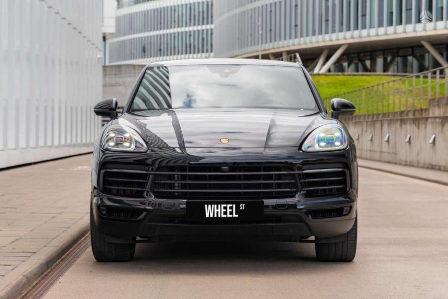 Black Porsche Cayenne Coupe 2023 in Vilnius, with an engine capacity of 3.00 L and mileage of 47 thousand km for 88000 €, photo 9 on AUTOMOTO.COM.LV
