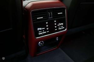 Melns Porsche Cayenne Coupe 2023 Viļņa, ar dzinēja tilpumu 4.00 L un nobraukumu 65 tūkst. km par 81900 €, foto 24 vietnē AUTOMOTO.COM.LV