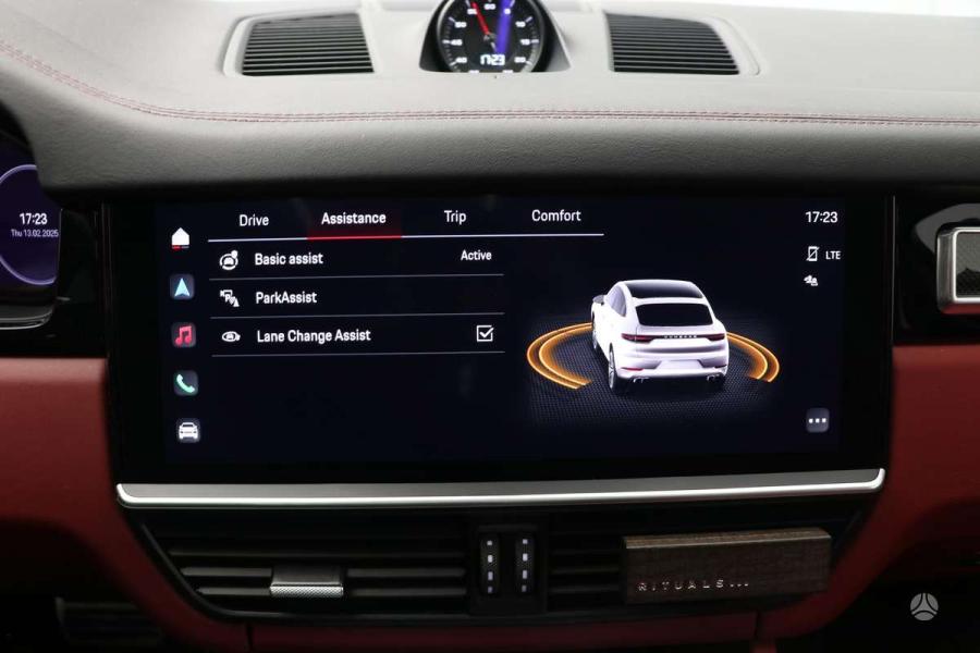 Melns Porsche Cayenne Coupe 2023 Viļņa, ar dzinēja tilpumu 4.00 L un nobraukumu 65 tūkst. km par 81900 €, foto 21 vietnē AUTOMOTO.COM.LV