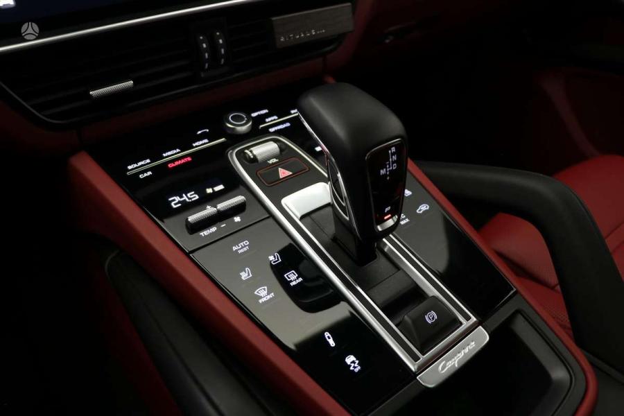 Melns Porsche Cayenne Coupe 2023 Viļņa, ar dzinēja tilpumu 4.00 L un nobraukumu 65 tūkst. km par 81900 €, foto 23 vietnē AUTOMOTO.COM.LV