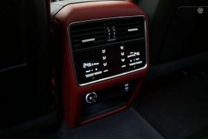 Melns Porsche Cayenne Coupe 2023 Viļņa, ar dzinēja tilpumu 4.00 L un nobraukumu 65 tūkst. km par 81900 €, foto 24 vietnē AUTOMOTO.COM.LV
