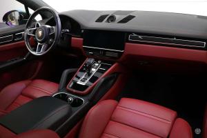 Melns Porsche Cayenne Coupe 2023 Viļņa, ar dzinēja tilpumu 4.00 L un nobraukumu 65 tūkst. km par 81900 €, foto 25 vietnē AUTOMOTO.COM.LV