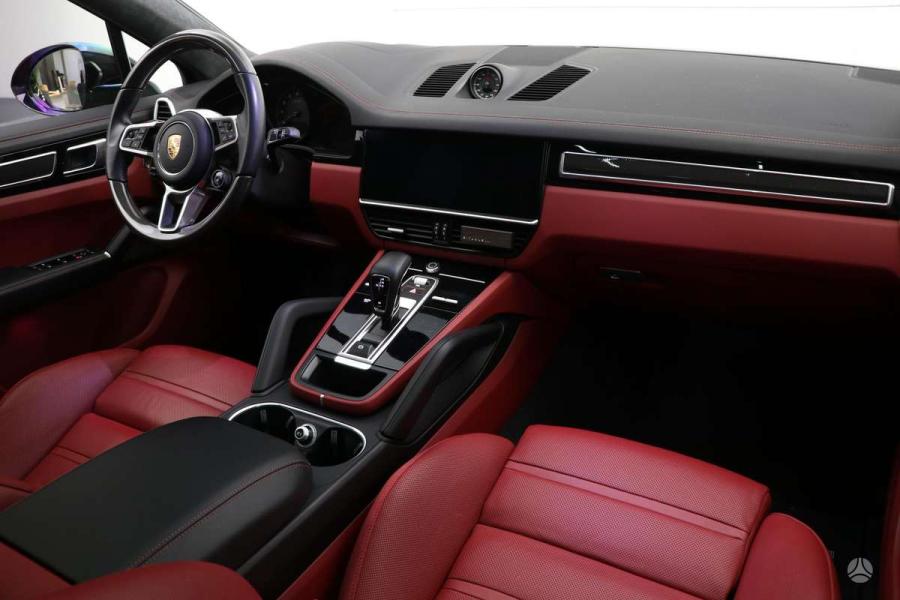 Melns Porsche Cayenne Coupe 2023 Viļņa, ar dzinēja tilpumu 4.00 L un nobraukumu 65 tūkst. km par 81900 €, foto 25 vietnē AUTOMOTO.COM.LV