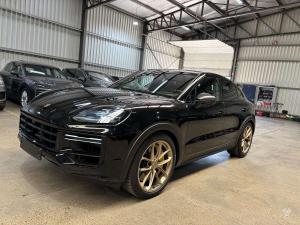 Melns Porsche Cayenne Coupe 2024 Viļņa, ar dzinēja tilpumu 0.00 L un nobraukumu 86 tūkst. km par 132000 €, foto 3 vietnē AUTOMOTO.COM.LV