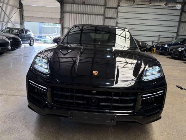 Черный Порше Cayenne Coupe 2024 в Вильнюс, объемом двигателя 0.00 л и пробегом 86 тыс. км за 132000 €, фото 3 на AUTOMOTO.COM.LV