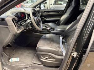 Melns Porsche Cayenne Coupe 2024 Viļņa, ar dzinēja tilpumu 0.00 L un nobraukumu 86 tūkst. km par 132000 €, foto 15 vietnē AUTOMOTO.COM.LV