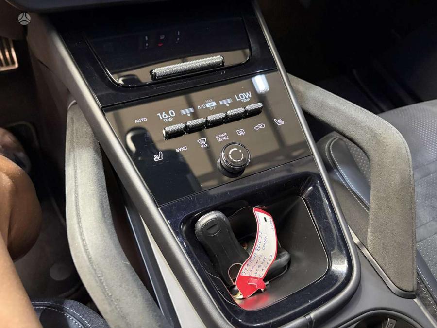 Melns Porsche Cayenne Coupe 2024 Viļņa, ar dzinēja tilpumu 0.00 L un nobraukumu 86 tūkst. km par 132000 €, foto 19 vietnē AUTOMOTO.COM.LV