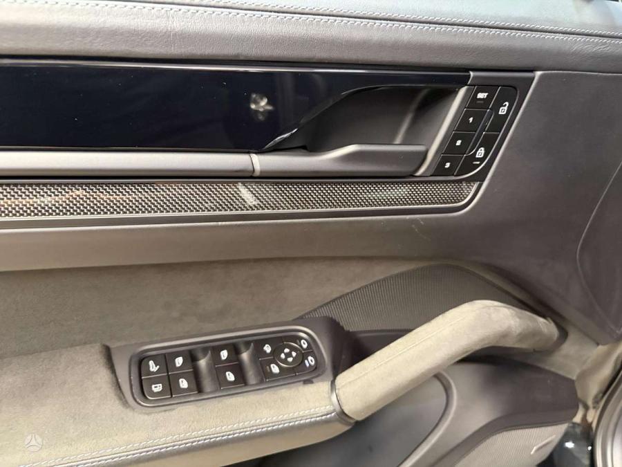 Melns Porsche Cayenne Coupe 2024 Viļņa, ar dzinēja tilpumu 0.00 L un nobraukumu 86 tūkst. km par 132000 €, foto 21 vietnē AUTOMOTO.COM.LV