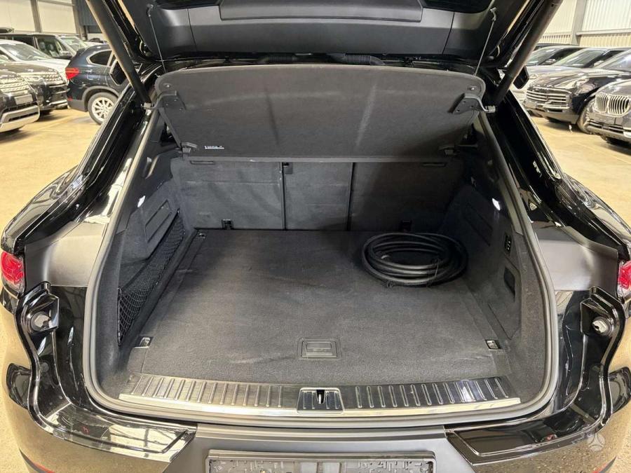 Melns Porsche Cayenne Coupe 2024 Viļņa, ar dzinēja tilpumu 0.00 L un nobraukumu 86 tūkst. km par 132000 €, foto 23 vietnē AUTOMOTO.COM.LV