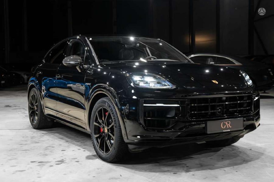 Black Porsche Cayenne Coupe 2025 in Riga, with an engine capacity of 0.00 L and mileage of 10 thousand km for 139900 €, photo 3 on AUTOMOTO.COM.LV