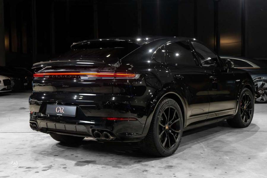 Black Porsche Cayenne Coupe 2025 in Riga, with an engine capacity of 0.00 L and mileage of 10 thousand km for 139900 €, photo 4 on AUTOMOTO.COM.LV