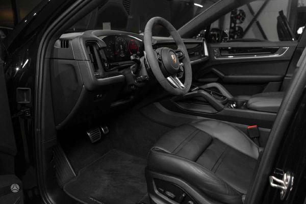 Черный Порше Cayenne Coupe 2025 в Рига, объемом двигателя 0.00 л и пробегом 10 тыс. км за 139900 €, фото 11 на AUTOMOTO.COM.LV