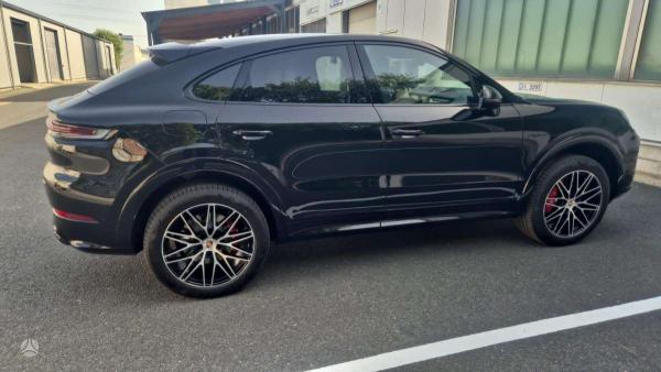Melns Porsche Cayenne Coupe 2026 Viļņa, ar dzinēja tilpumu 3.00 L un nobraukumu 0 tūkst. km par 149919 €, foto 3 vietnē AUTOMOTO.COM.LV