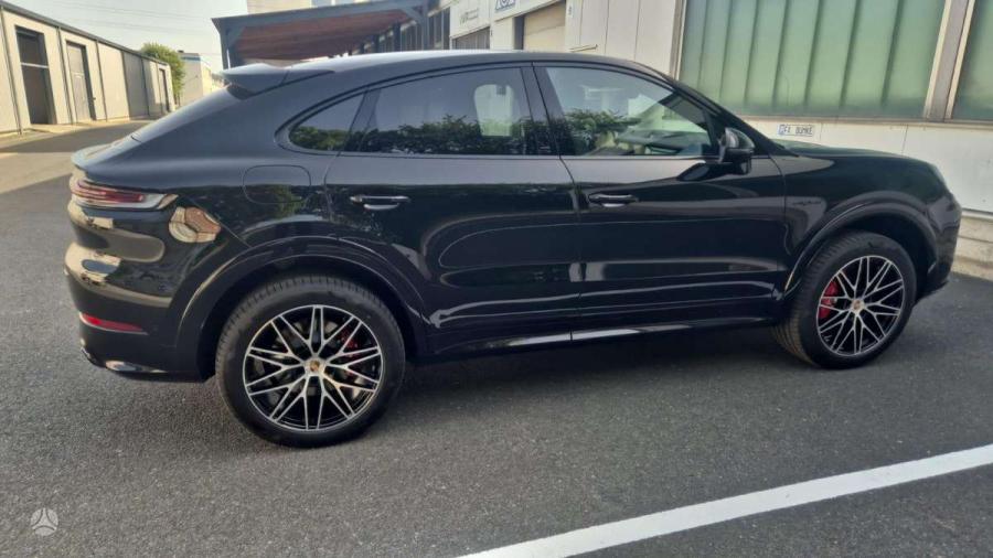 Melns Porsche Cayenne Coupe 2026 Viļņa, ar dzinēja tilpumu 3.00 L un nobraukumu 0 tūkst. km par 149919 €, foto 4 vietnē AUTOMOTO.COM.LV