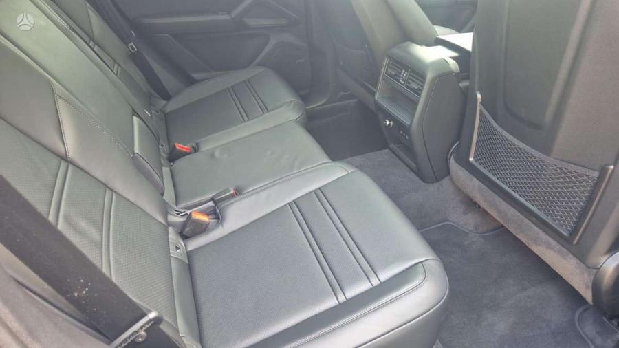 Melns Porsche Cayenne Coupe 2026 Viļņa, ar dzinēja tilpumu 3.00 L un nobraukumu 0 tūkst. km par 149919 €, foto 9 vietnē AUTOMOTO.COM.LV