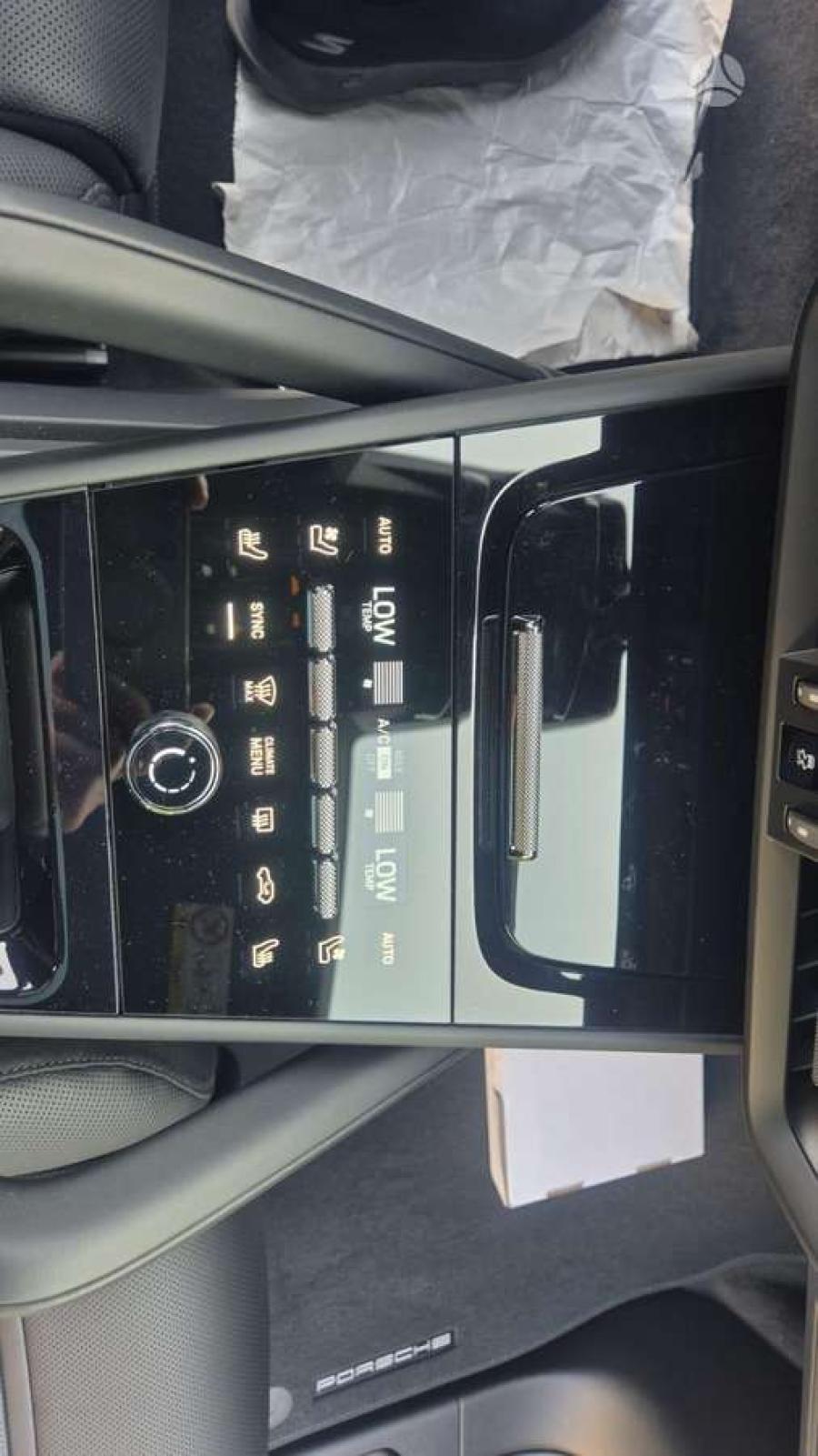 Melns Porsche Cayenne Coupe 2026 Viļņa, ar dzinēja tilpumu 3.00 L un nobraukumu 0 tūkst. km par 149919 €, foto 18 vietnē AUTOMOTO.COM.LV