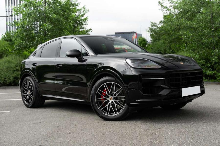 Black Porsche Cayenne Coupe 2026 in Vilnius, with an engine capacity of 3.00 L and mileage of 0 thousand km for 145200 €, photo 1 on AUTOMOTO.COM.LV