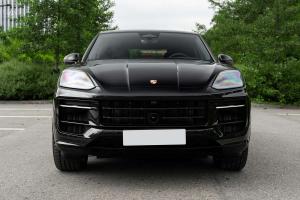 Black Porsche Cayenne Coupe 2026 in Vilnius, with an engine capacity of 3.00 L and mileage of 0 thousand km for 145200 €, photo 3 on AUTOMOTO.COM.LV