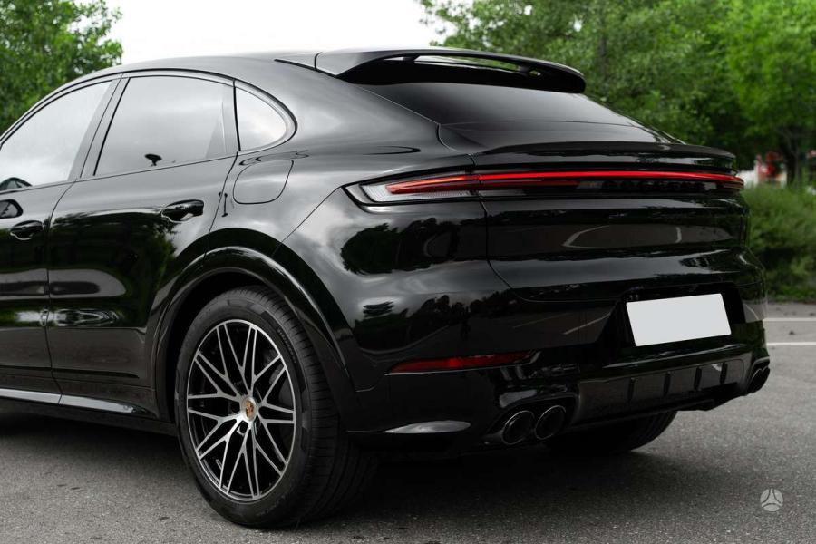 Black Porsche Cayenne Coupe 2026 in Vilnius, with an engine capacity of 3.00 L and mileage of 0 thousand km for 145200 €, photo 6 on AUTOMOTO.COM.LV