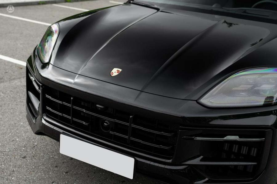 Black Porsche Cayenne Coupe 2026 in Vilnius, with an engine capacity of 3.00 L and mileage of 0 thousand km for 145200 €, photo 20 on AUTOMOTO.COM.LV