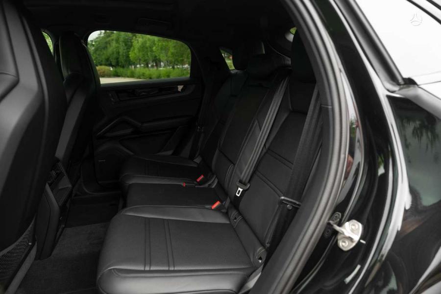 Black Porsche Cayenne Coupe 2026 in Vilnius, with an engine capacity of 3.00 L and mileage of 0 thousand km for 145200 €, photo 27 on AUTOMOTO.COM.LV