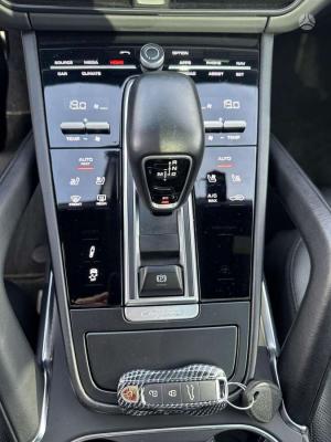 Black Porsche Cayenne Coupe 2020 in Siauliai, with an engine capacity of 4.00 L and mileage of 85 thousand km for 72000 €, photo 10 on AUTOMOTO.COM.LV