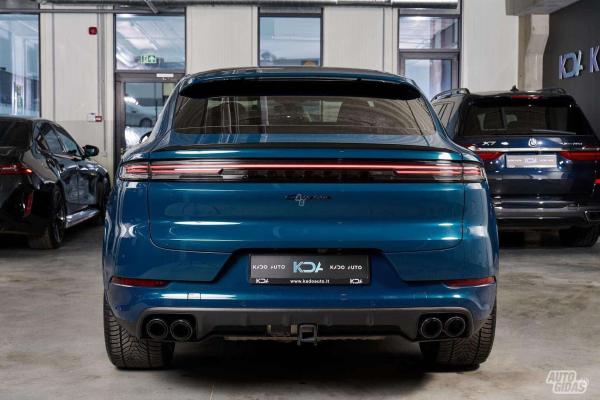 Blue Porsche Cayenne Coupe 2024 in Marijampole, with an engine capacity of 3.00 L and mileage of 21 thousand km for 102950 €, photo 8 on AUTOMOTO.COM.LV