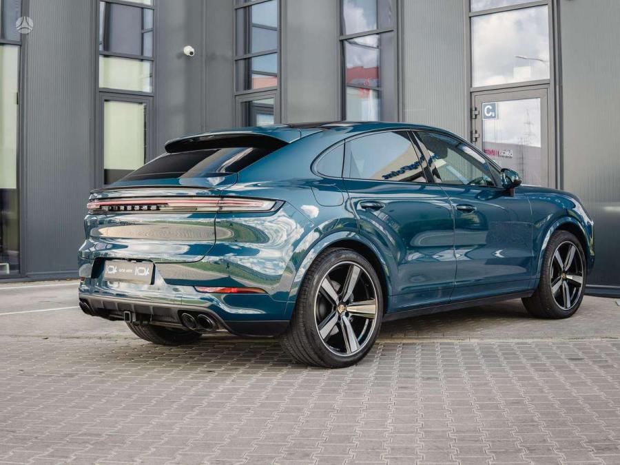 Blue Porsche Cayenne Coupe 2024 in Kaunas, with an engine capacity of 3.00 L and mileage of 25 thousand km for 99450 €, photo 12 on AUTOMOTO.COM.LV