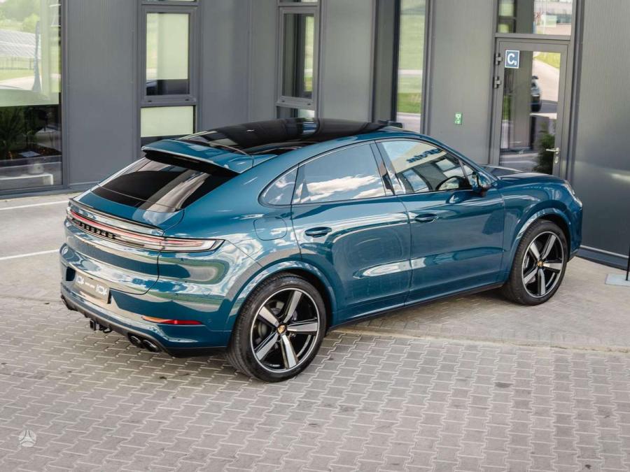 Blue Porsche Cayenne Coupe 2024 in Kaunas, with an engine capacity of 3.00 L and mileage of 25 thousand km for 99450 €, photo 15 on AUTOMOTO.COM.LV