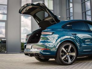 Blue Porsche Cayenne Coupe 2024 in Kaunas, with an engine capacity of 3.00 L and mileage of 25 thousand km for 99450 €, photo 16 on AUTOMOTO.COM.LV