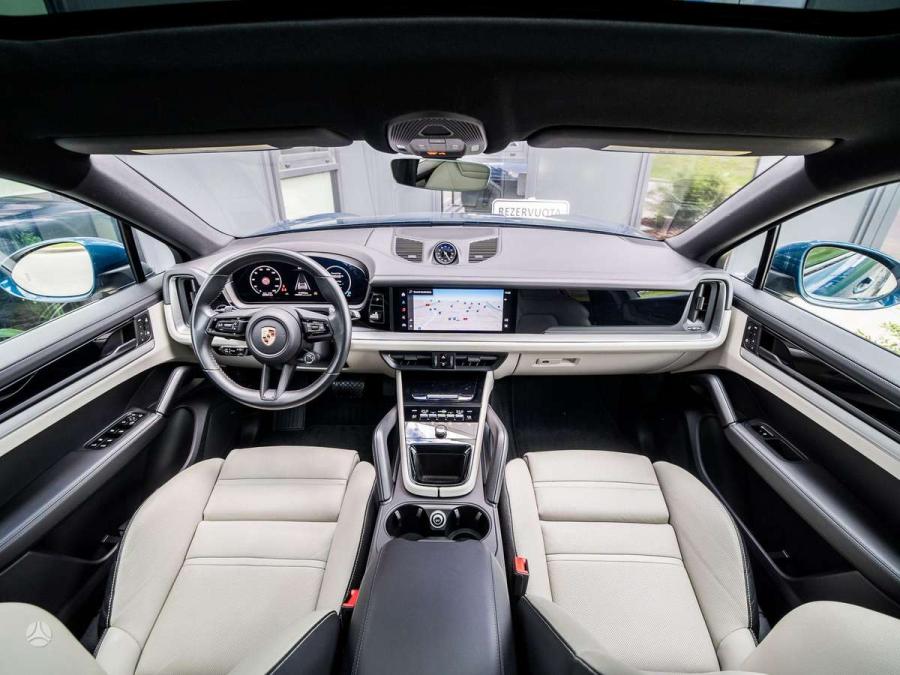 Blue Porsche Cayenne Coupe 2024 in Kaunas, with an engine capacity of 3.00 L and mileage of 25 thousand km for 99450 €, photo 18 on AUTOMOTO.COM.LV