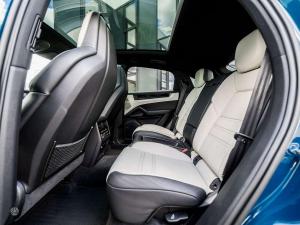 Blue Porsche Cayenne Coupe 2024 in Kaunas, with an engine capacity of 3.00 L and mileage of 25 thousand km for 99450 €, photo 34 on AUTOMOTO.COM.LV