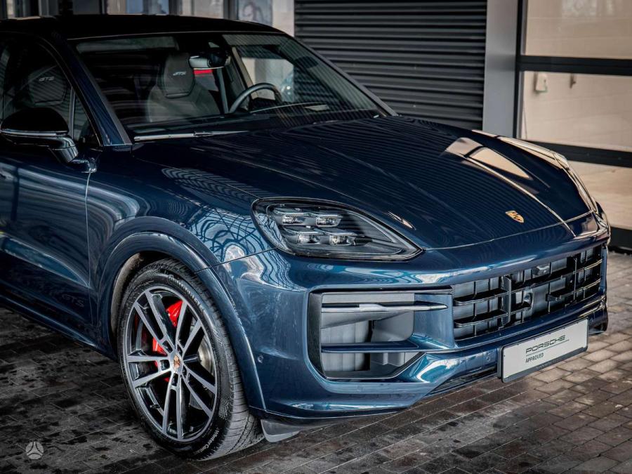 Blue Porsche Cayenne Coupe 2025 in Klaipeda, with an engine capacity of 0.40 L and mileage of 8 thousand km for 141911 €, photo 20 on AUTOMOTO.COM.LV