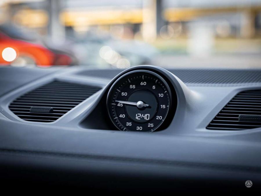 Blue Porsche Cayenne Coupe 2025 in Klaipeda, with an engine capacity of 0.40 L and mileage of 8 thousand km for 141911 €, photo 39 on AUTOMOTO.COM.LV