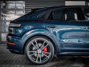 Zils Porsche Cayenne Coupe 2025 Klaipėda, ar dzinēja tilpumu 4.00 L un nobraukumu 8 tūkst. km par 141911 €, foto 19 vietnē AUTOMOTO.COM.LV