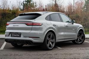 Grey Porsche Cayenne Coupe 2019 in Vilnius, with an engine capacity of 4.00 L and mileage of 70 thousand km for 84990 €, photo 5 on AUTOMOTO.COM.LV