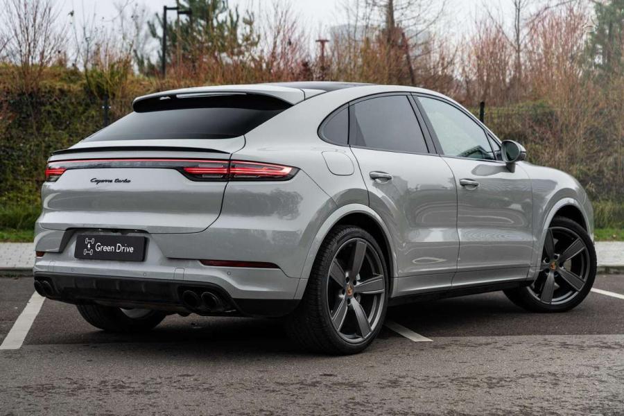 Grey Porsche Cayenne Coupe 2019 in Vilnius, with an engine capacity of 4.00 L and mileage of 70 thousand km for 84990 €, photo 5 on AUTOMOTO.COM.LV