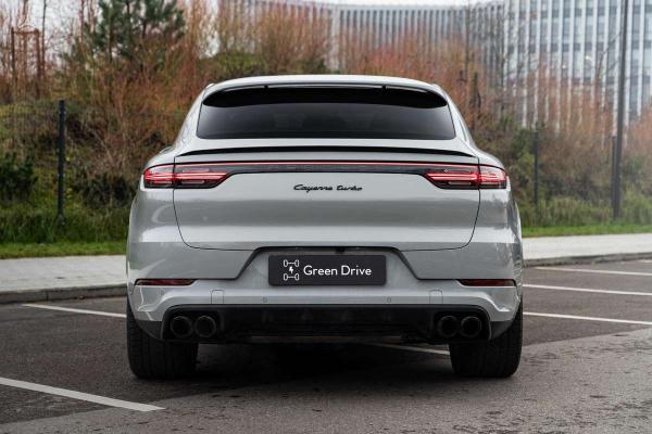 Pelēks Porsche Cayenne Coupe 2019 Viļņa, ar dzinēja tilpumu 4.00 L un nobraukumu 70 tūkst. km par 84990 €, foto 6 vietnē AUTOMOTO.COM.LV