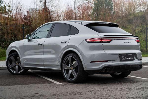 Pelēks Porsche Cayenne Coupe 2019 Viļņa, ar dzinēja tilpumu 4.00 L un nobraukumu 70 tūkst. km par 84990 €, foto 7 vietnē AUTOMOTO.COM.LV