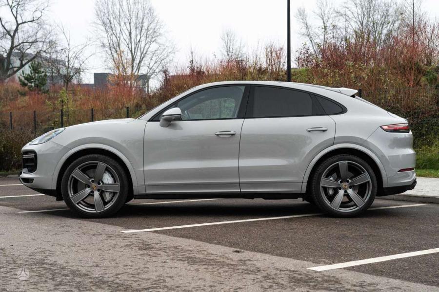 Grey Porsche Cayenne Coupe 2019 in Vilnius, with an engine capacity of 4.00 L and mileage of 70 thousand km for 84990 €, photo 8 on AUTOMOTO.COM.LV